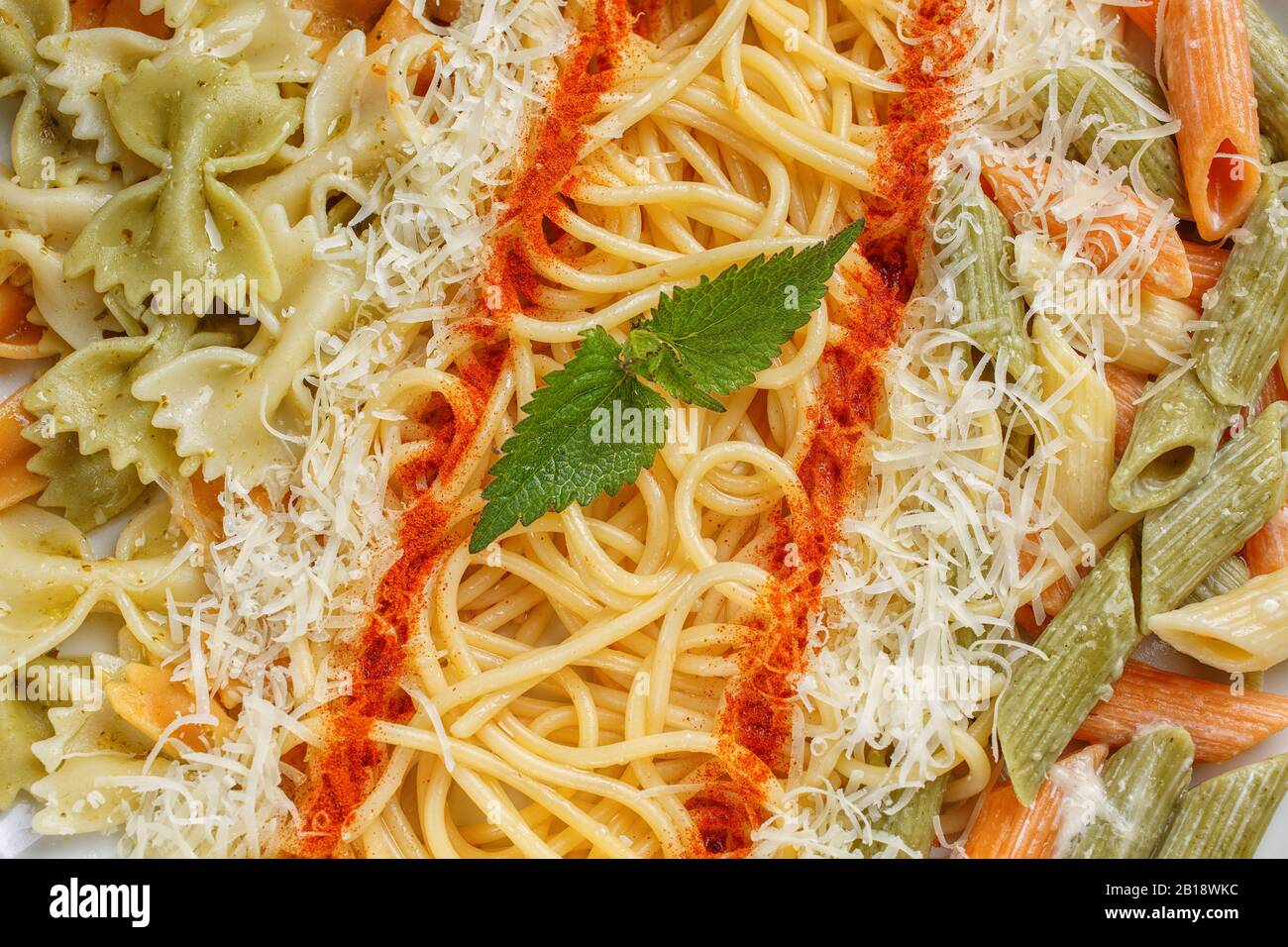 Sortes de pâtes Banque de photographies et d’images à haute résolution ...