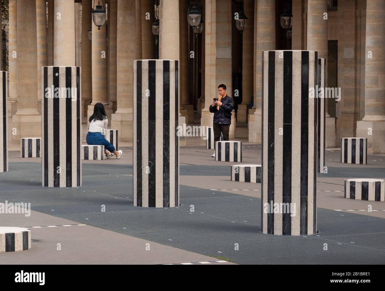 Colonnes de buren paris Banque de photographies et d’images à haute ...
