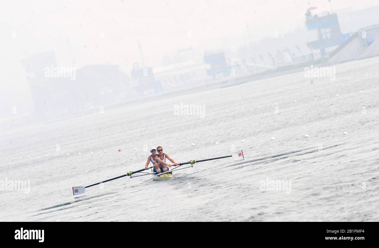Louisa reeve et olivia whitlam Banque de photographies et d’images à ...