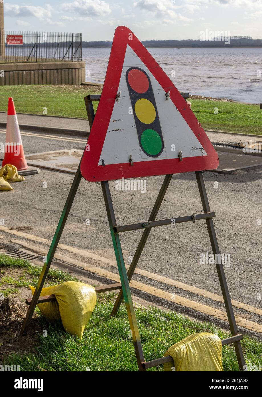 Feux Tricolores Pour Travaux Routiers Temporaires Banque d'image et ...