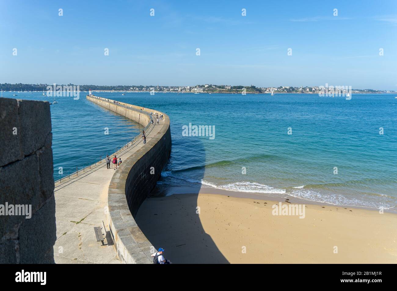 Streets of saint malo Banque de photographies et d’images à haute ...