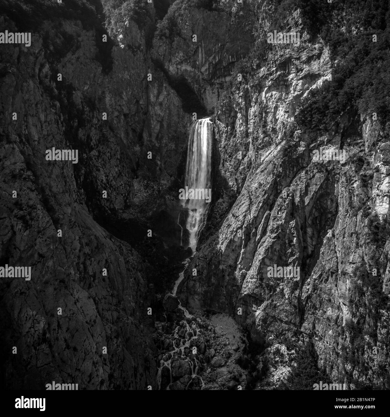 Boka waterfall Banque de photographies et d’images à haute résolution ...