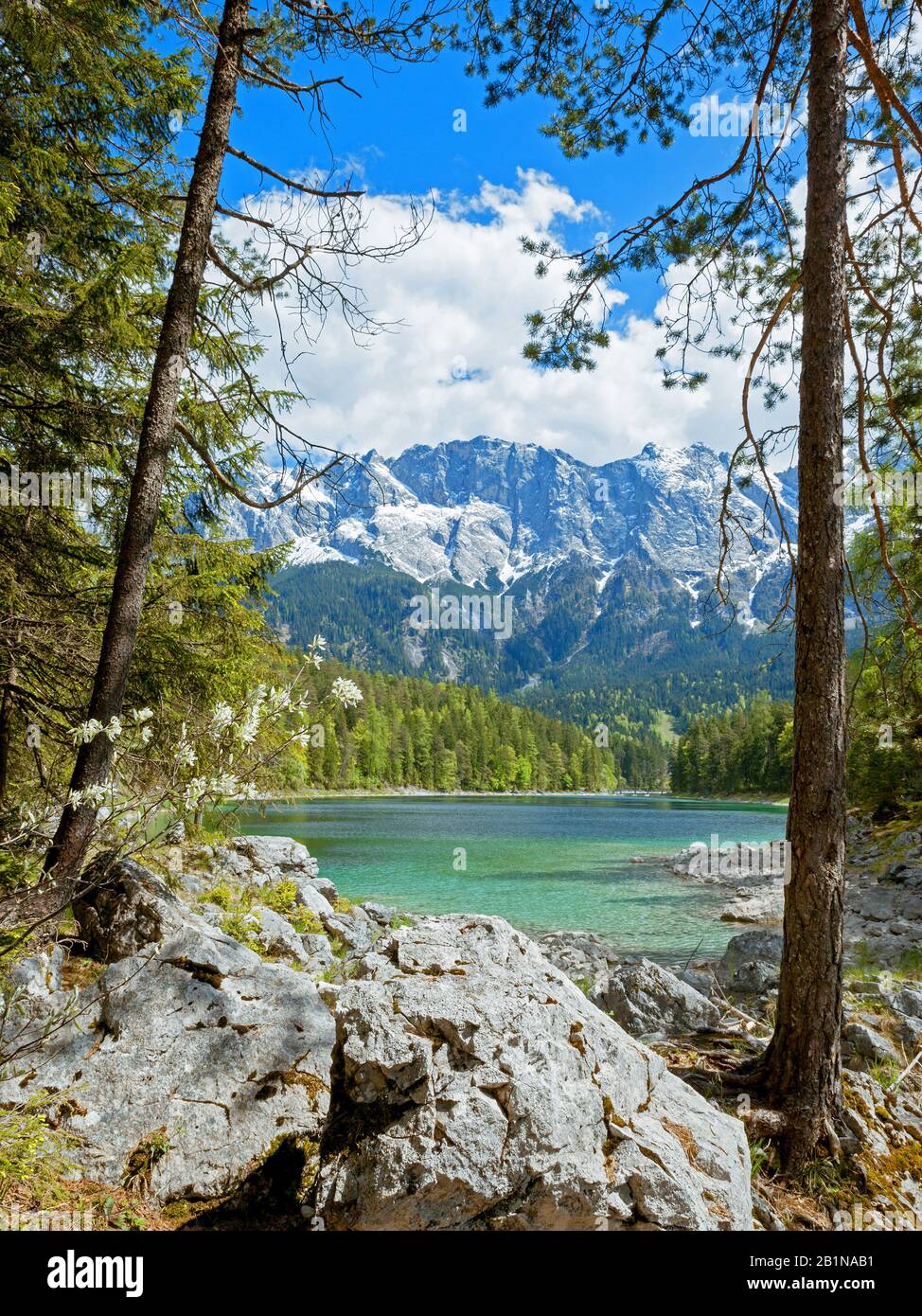 Lac Eibsee Avec Zugspitze Banque d'image et photos - Alamy