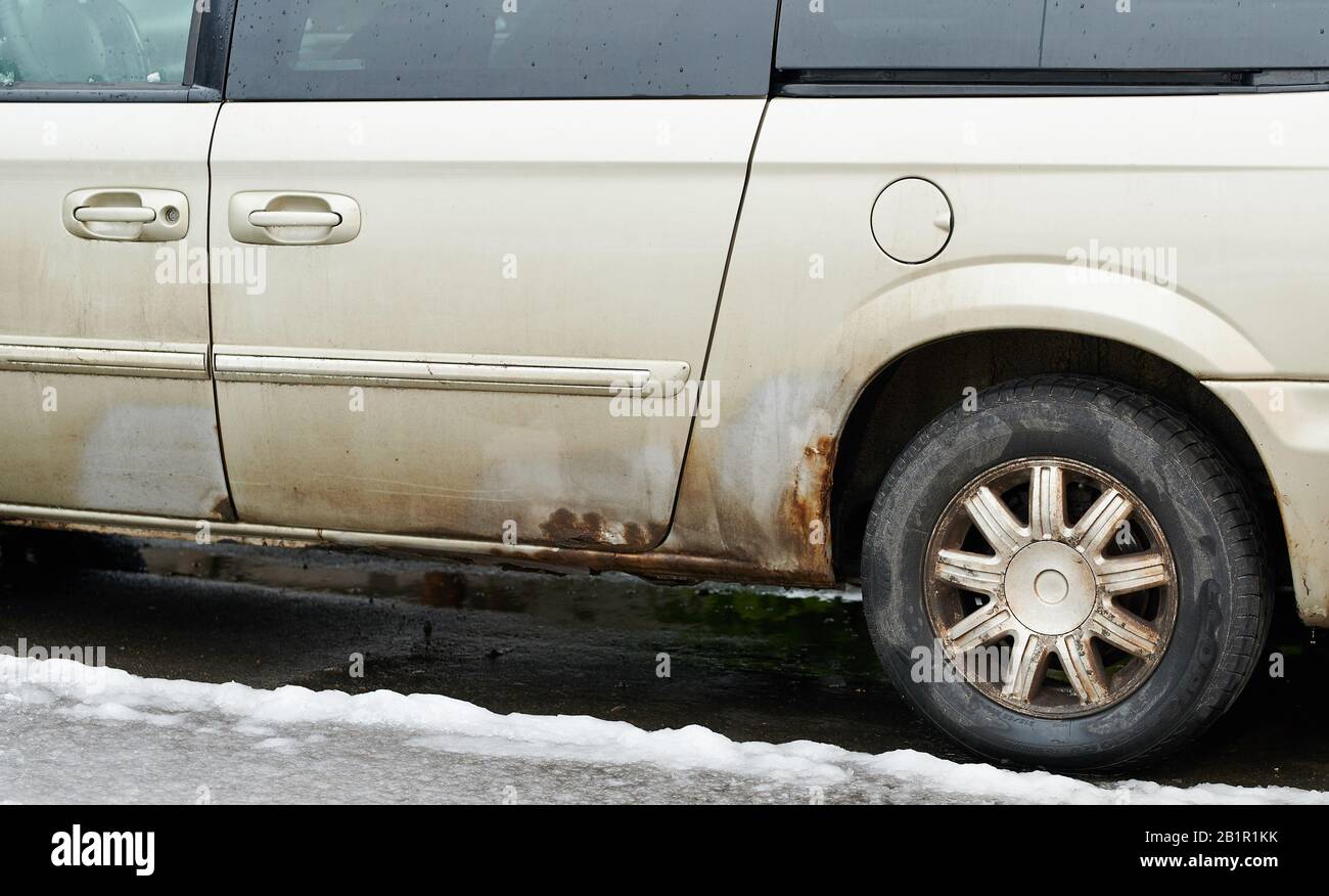 Vieille voiture rouillée Banque de photographies et d’images à haute ...