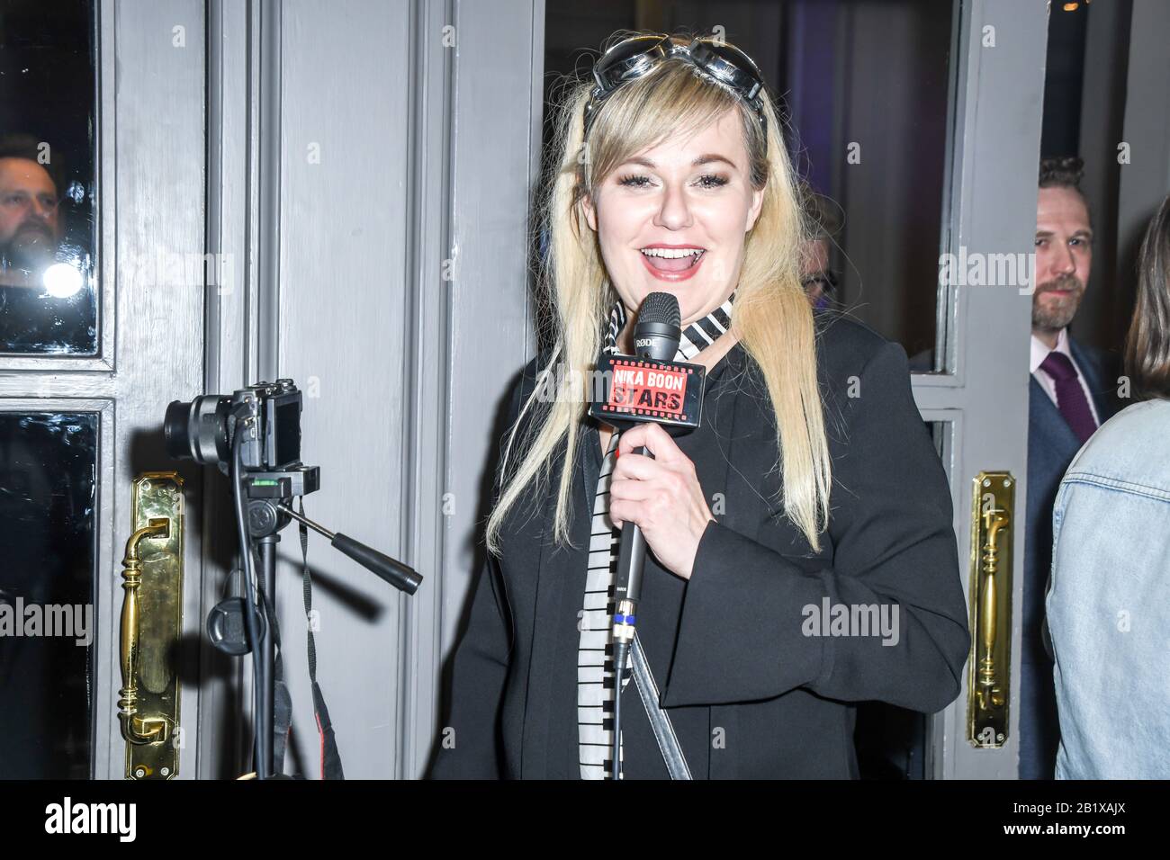 Chanteuse nika boon Banque de photographies et d’images à haute ...