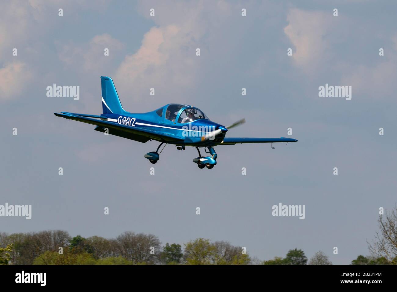 P2002 avion sierra volant Banque de photographies et d’images à haute ...