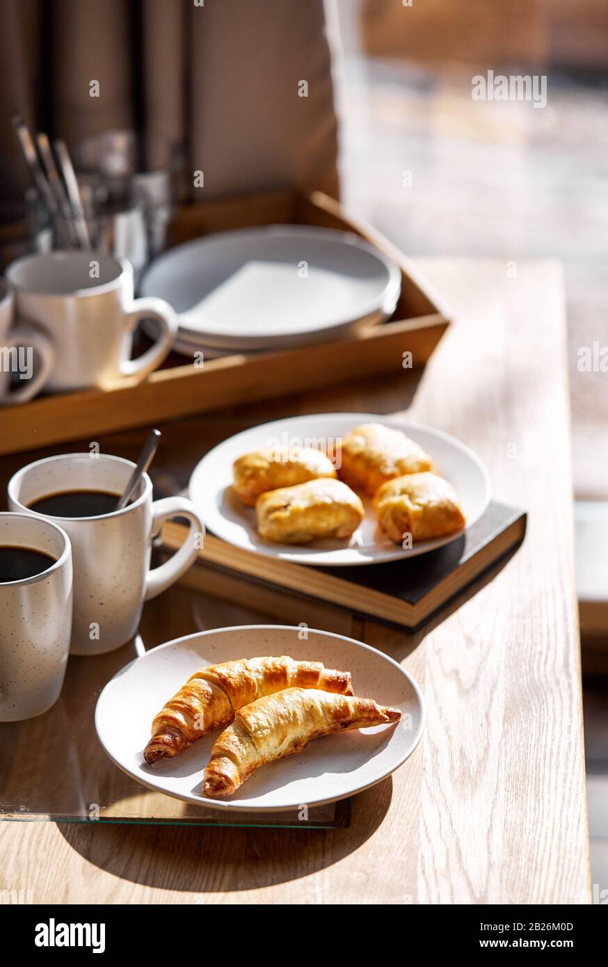 Petit déjeuner traditionnel français Banque de photographies et d ...