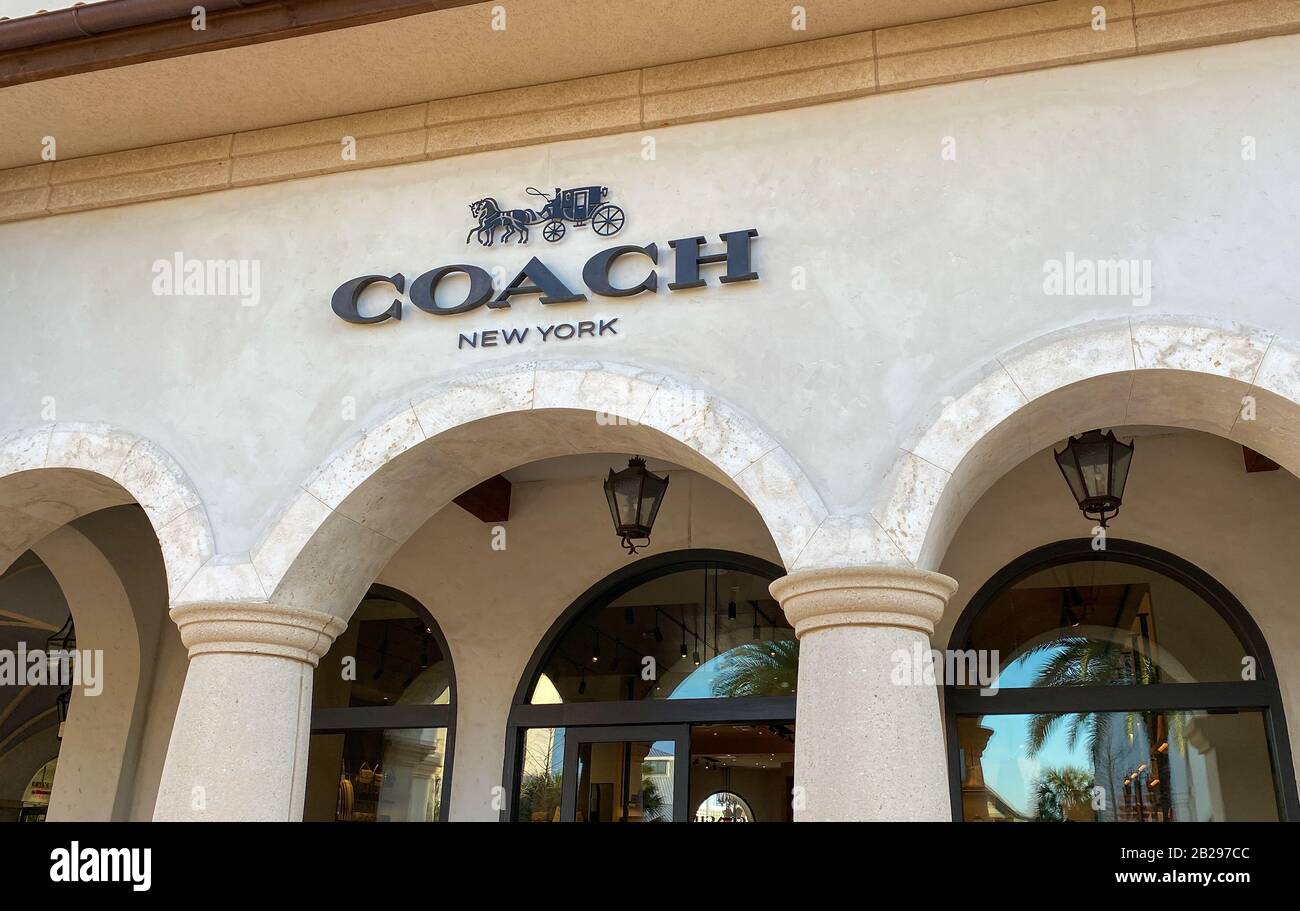 Coach store Banque de photographies et d’images à haute résolution - Alamy