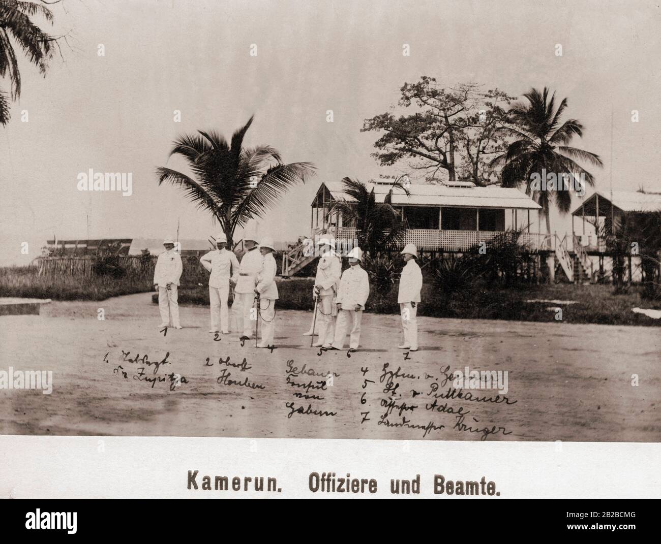 Illustration d'officiers et de fonctionnaires allemands dans la colonie ...