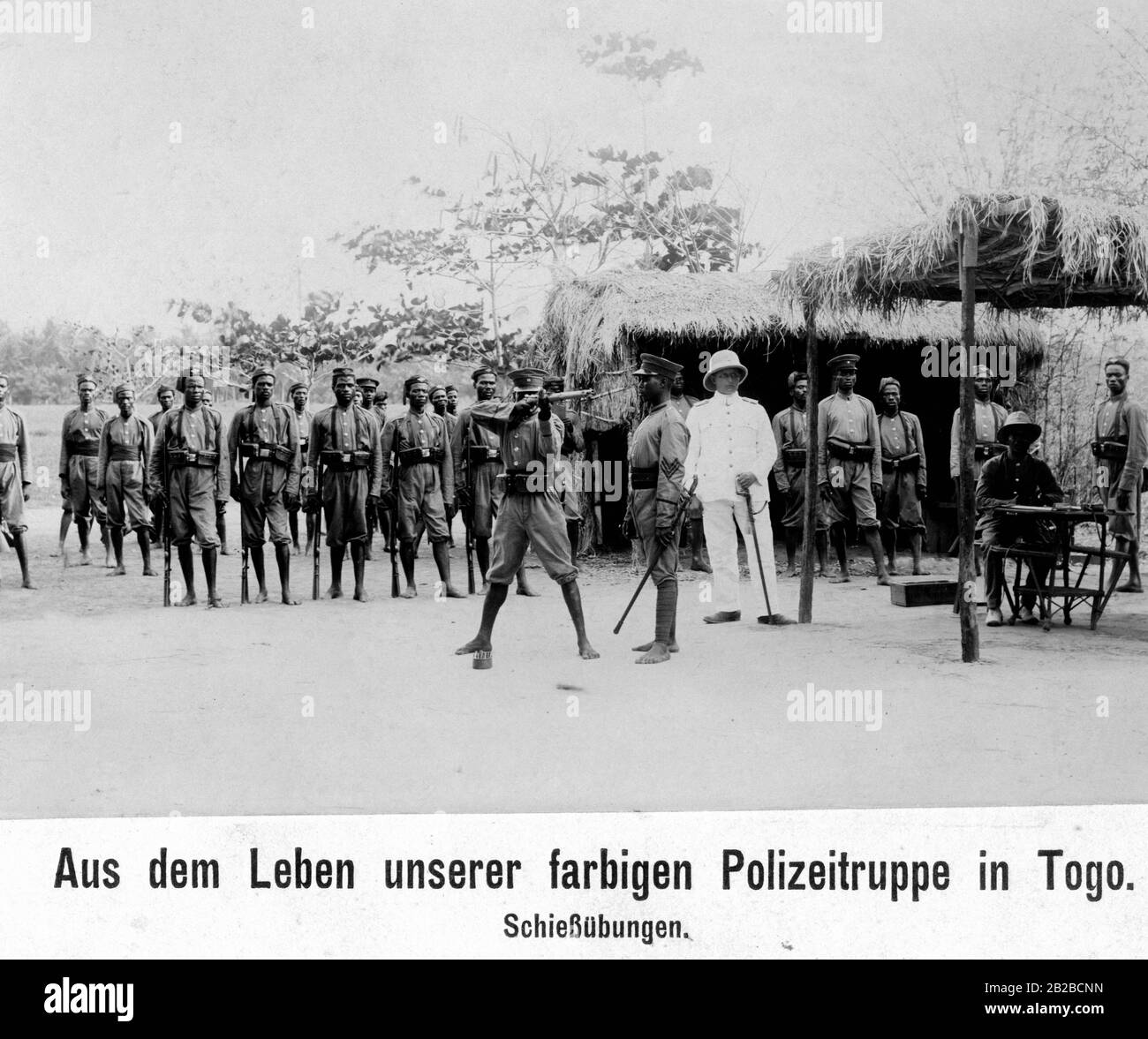 Exercice de tir à l'unité de police de la colonie allemande de Togoland ...