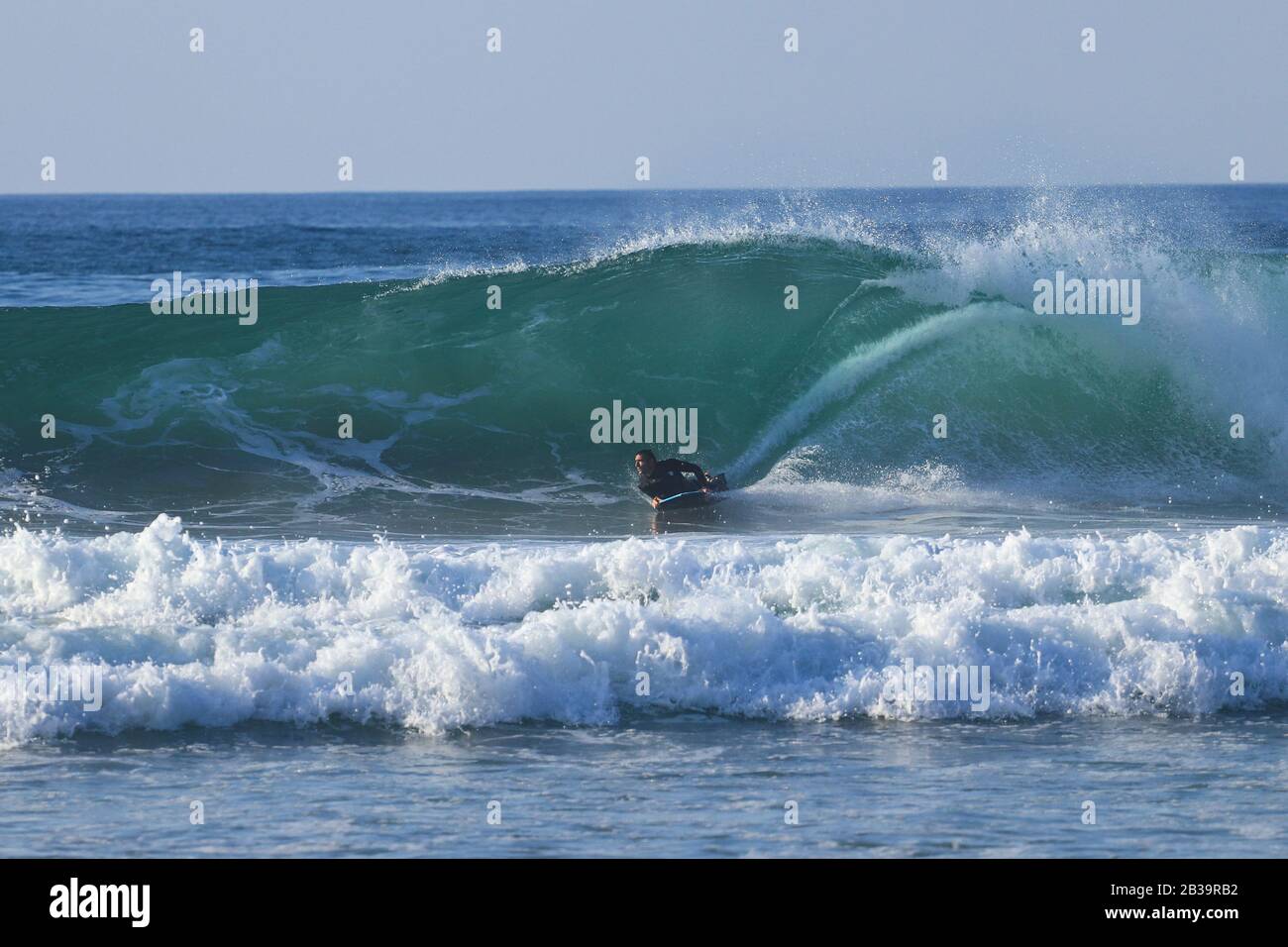 Vagues parfaites Banque de photographies et d’images à haute résolution ...