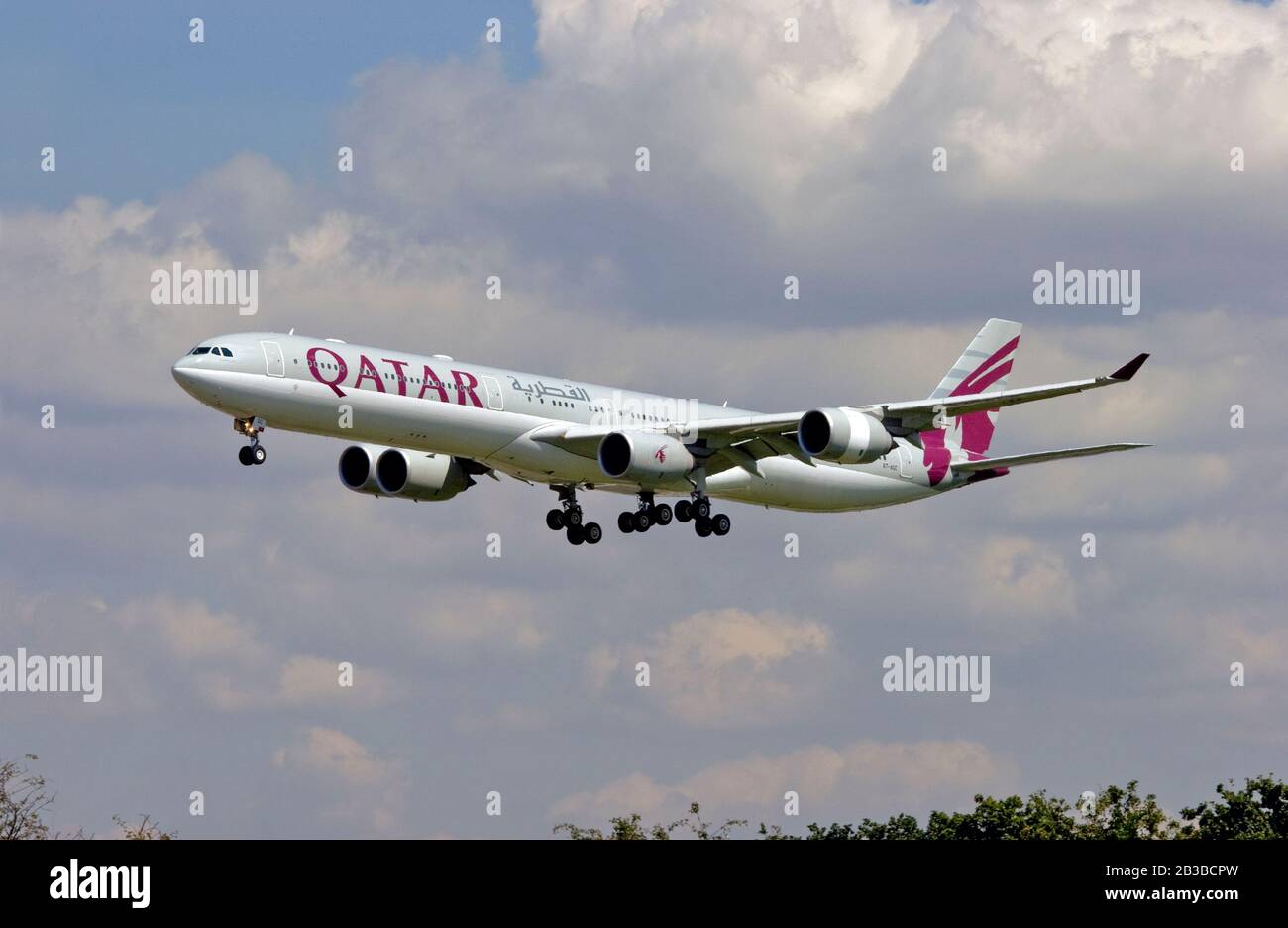 Qatar airways airbus a340 Banque de photographies et d’images à haute ...