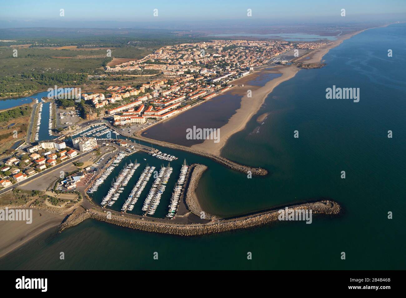 France, Aude, Narbonne plage et Saint Pierre la Mer, marina (vue ...