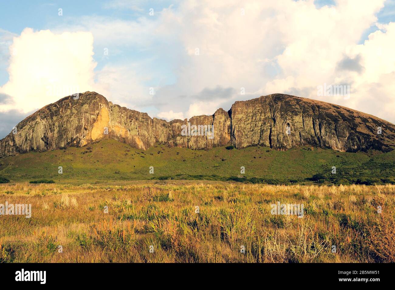 Volcan rano raraku Banque de photographies et d’images à haute ...
