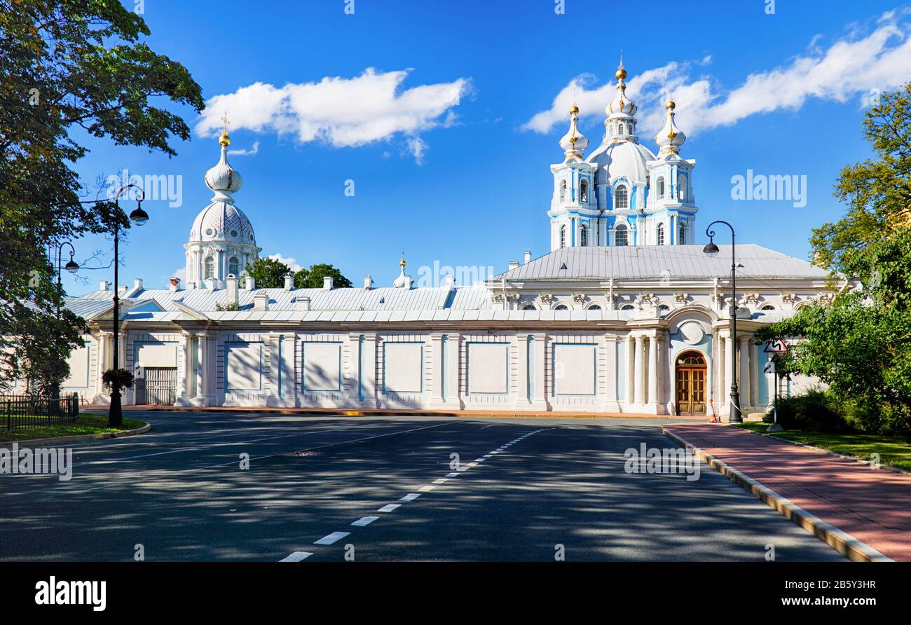 Smolny monastery Banque de photographies et d’images à haute résolution ...