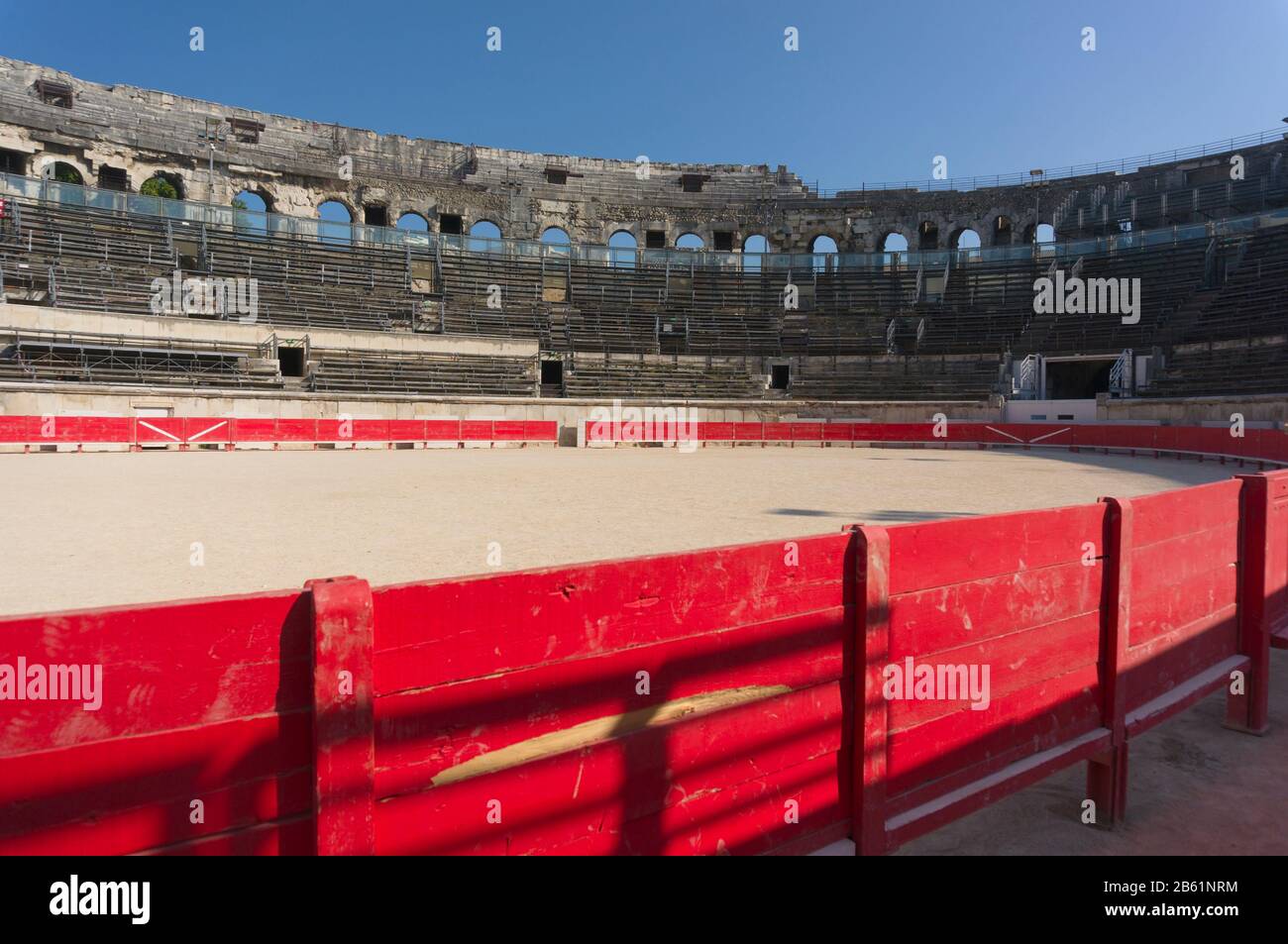 Arènes De Nîmes, Gard, Occitanie, France. | Plaza de toros de Nîmes ...