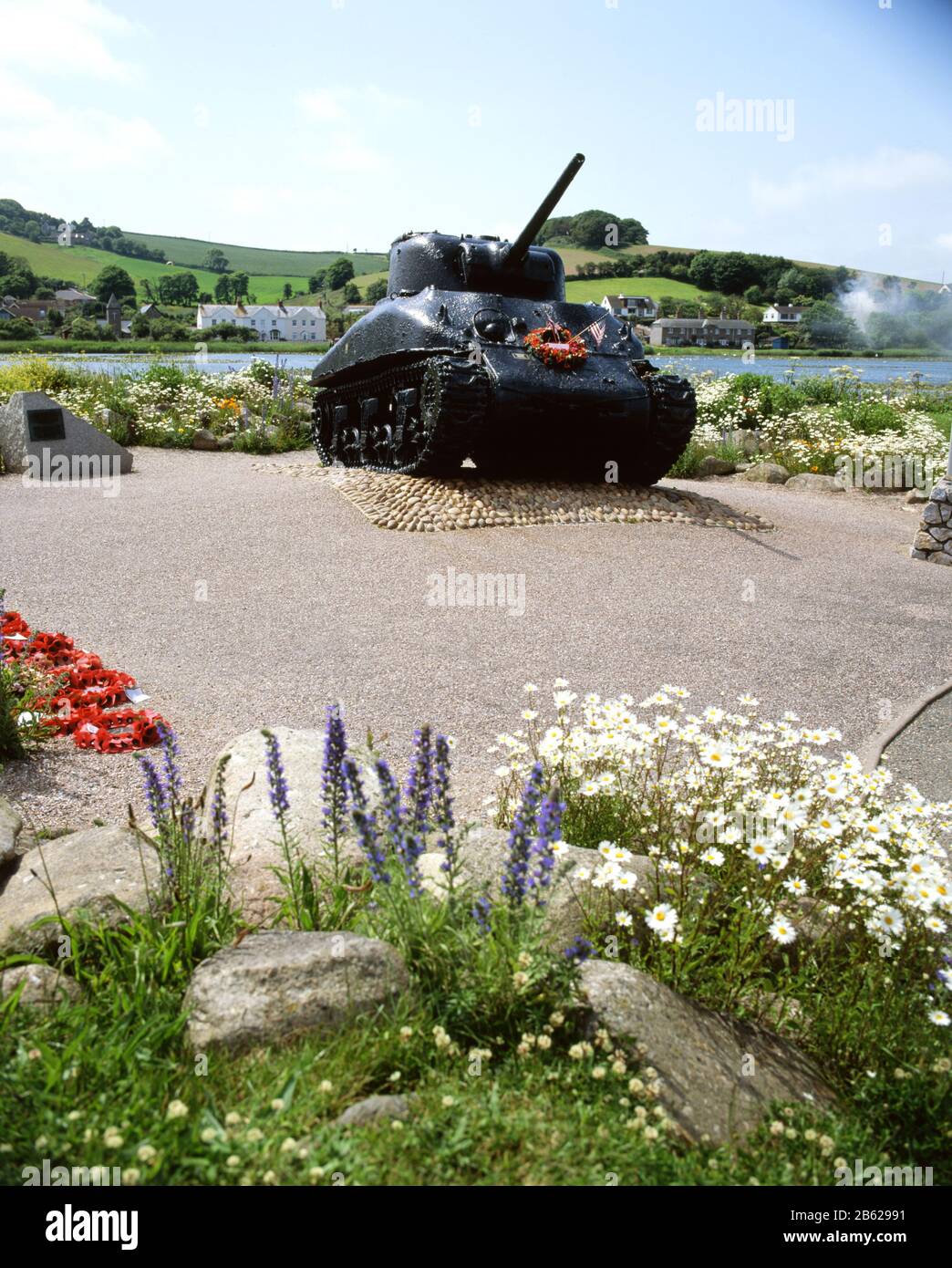 Sherman tank memorial Banque de photographies et d’images à haute ...