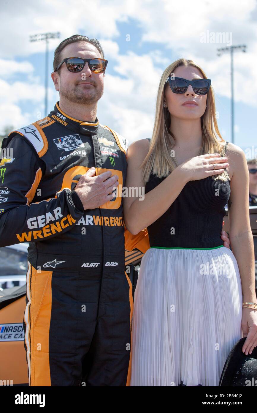 Avondale, Arizona, États-Unis. 8 mars 2020. Kurt Busch (1) prend à la ...