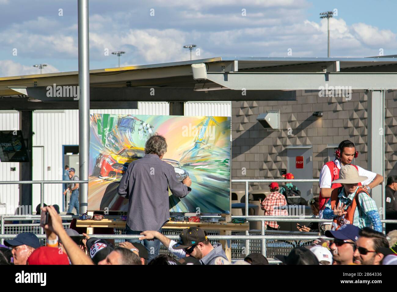 Avondale, Arizona, États-Unis. 8 mars 2020. Joey Logano (22) gagne pour ...