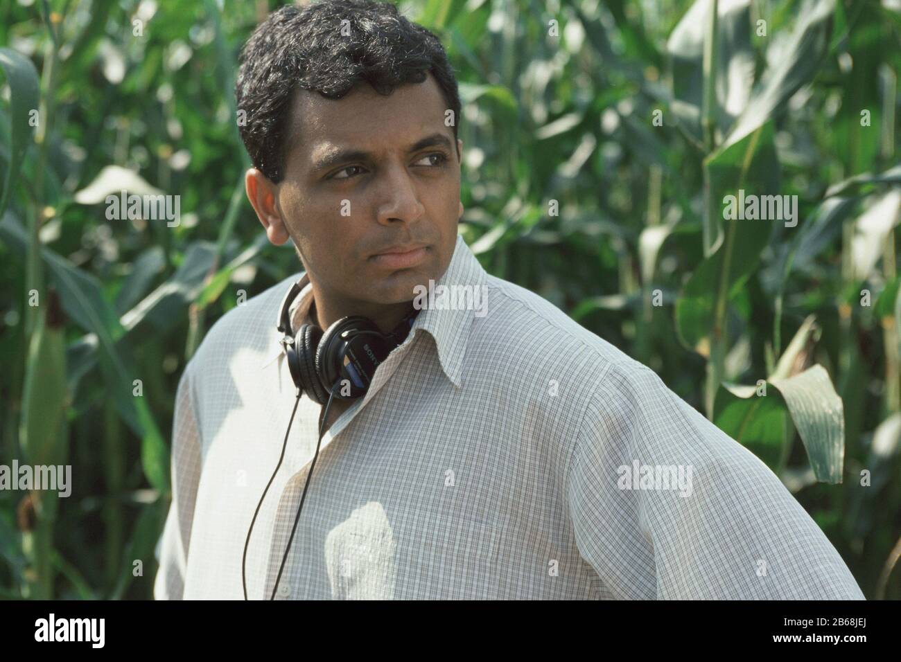 M night shyamalan signs Banque de photographies et d’images à haute ...