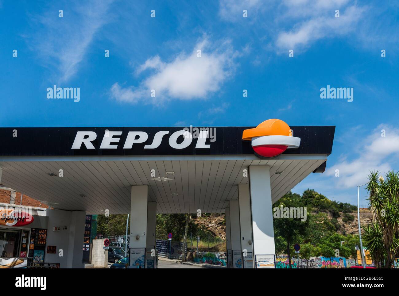 Repsol gas station Banque de photographies et d’images à haute ...