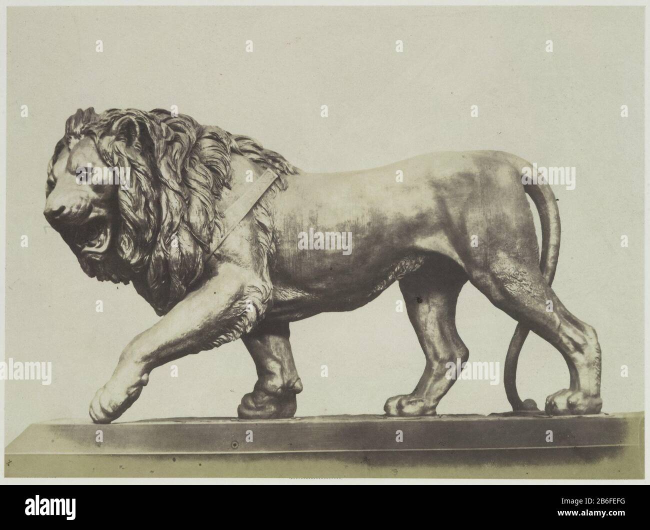 Lion de bronze colossal Banque de photographies et d’images à haute ...