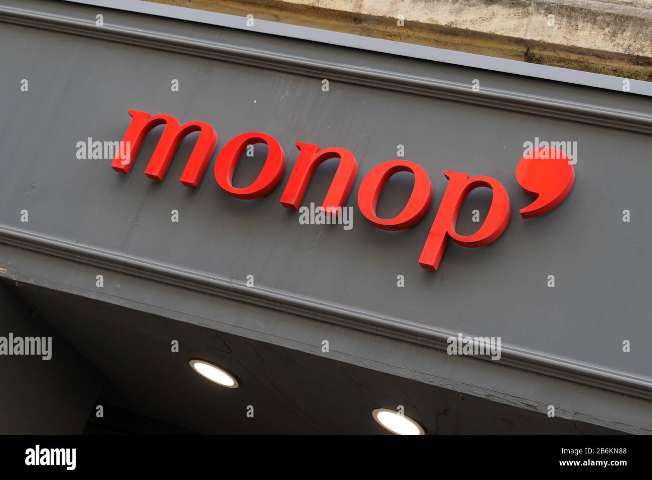 Logo monoprix Banque de photographies et d’images à haute résolution ...