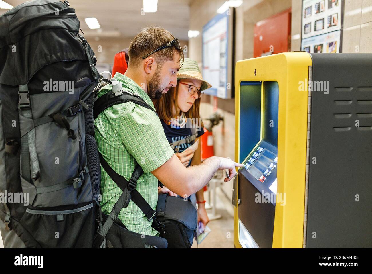 Metro ticket machine Banque de photographies et d’images à haute ...
