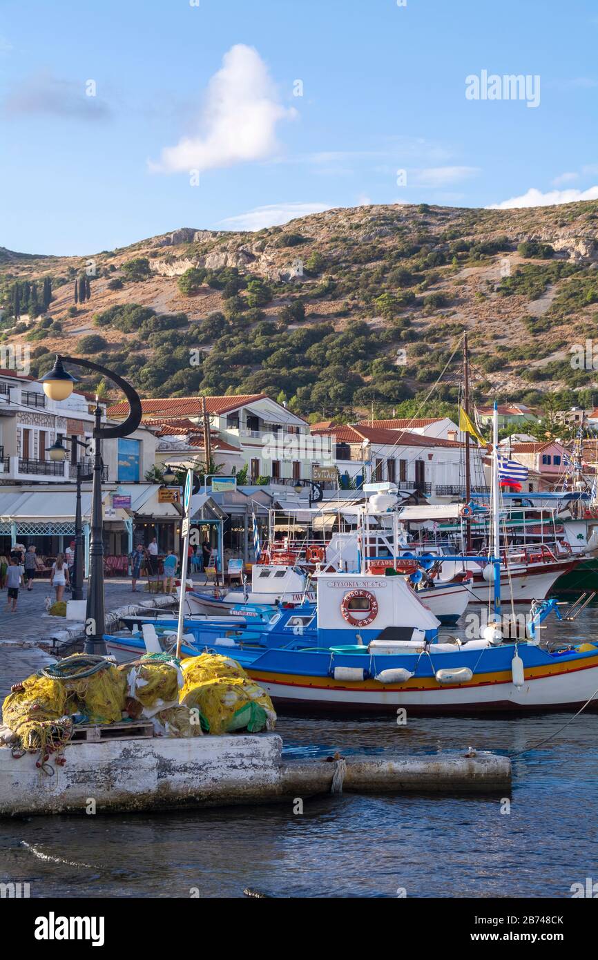Front de mer de la ville de samos Banque de photographies et d’images à ...
