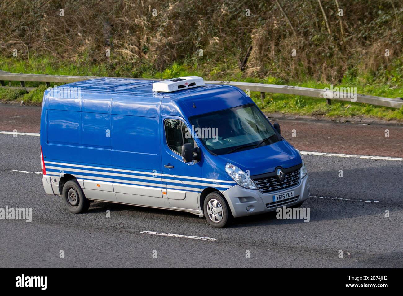 Renault master lm35 business dc Banque de photographies et d’images à ...