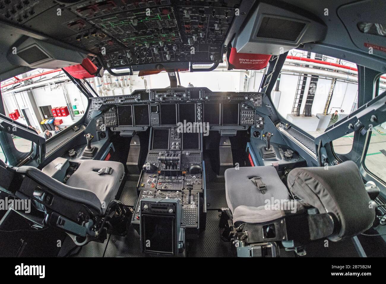 Cockpit military transport aircraft airbus Banque de photographies et d ...