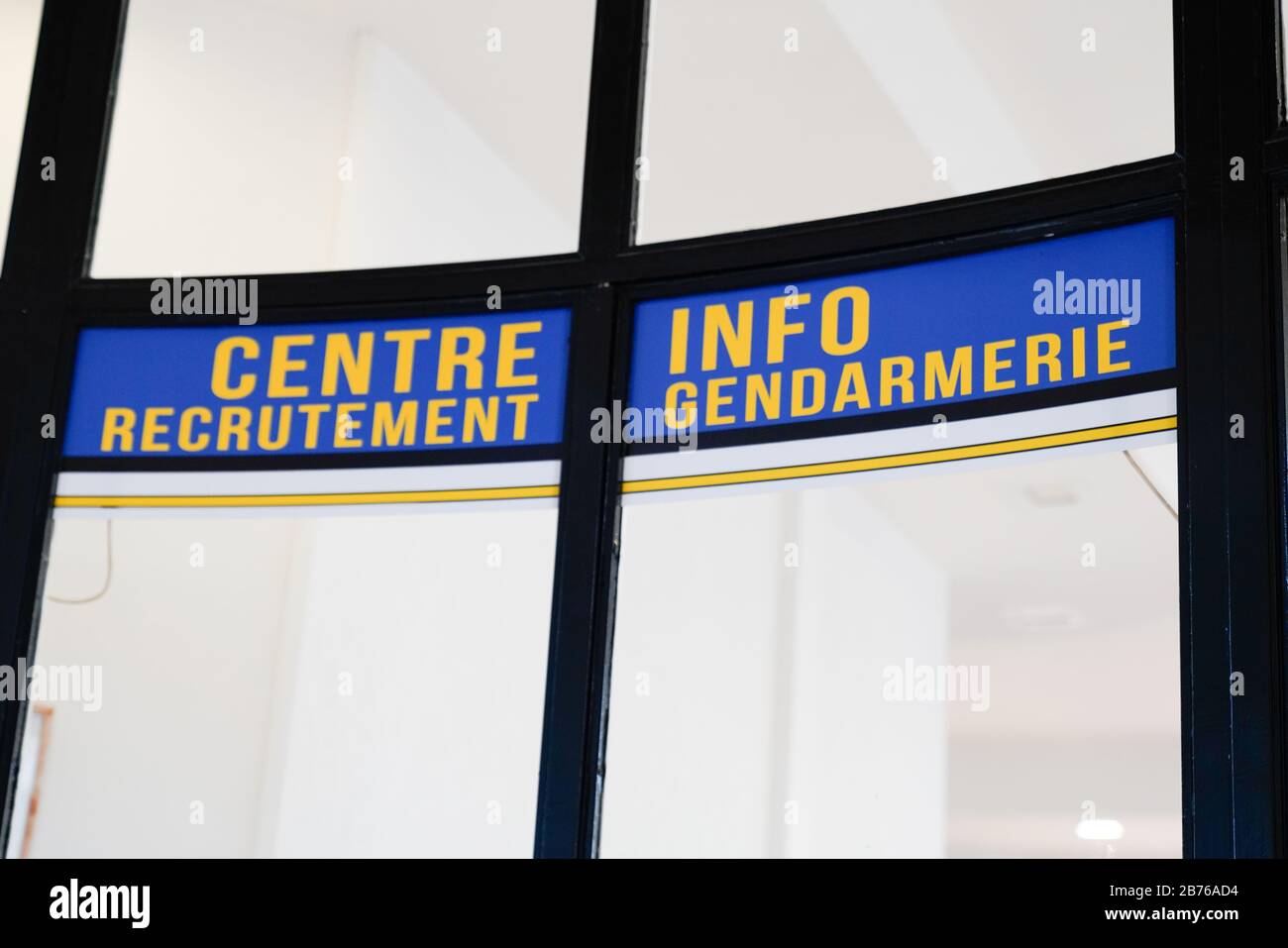 French police badge Banque de photographies et d’images à haute ...