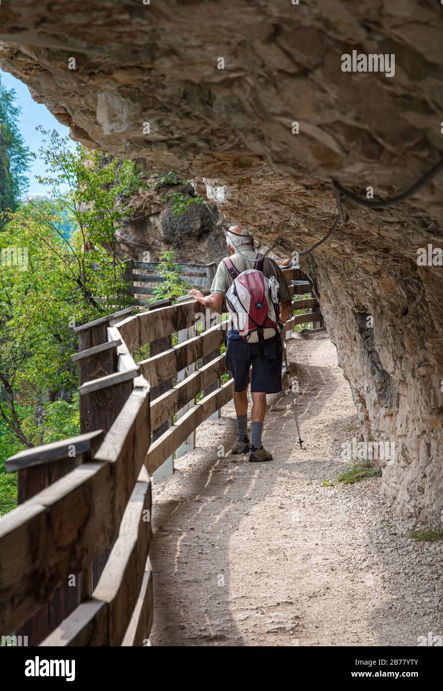 Route panoramique vers le Sanctuaire de San Romedio trentino, Trentin ...
