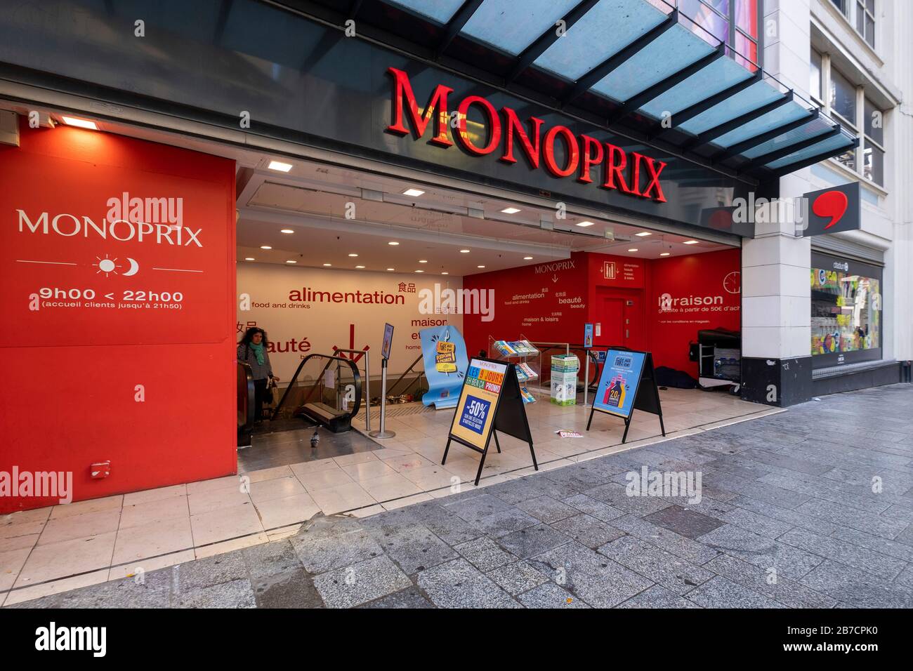 Logo monoprix Banque de photographies et d’images à haute résolution ...