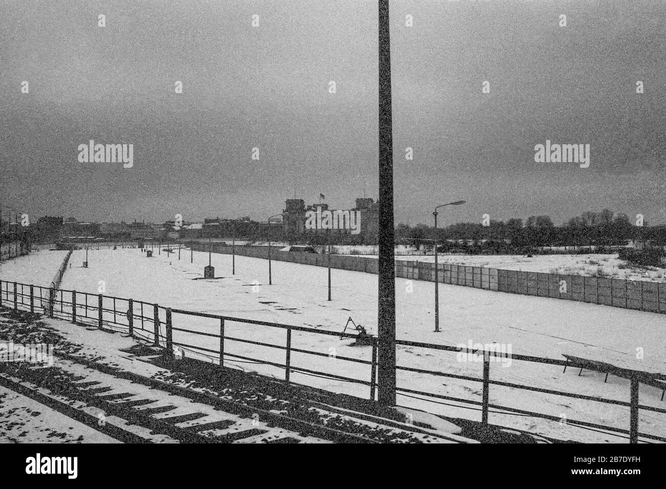 Mur de berlin 1982 Banque de photographies et d’images à haute ...