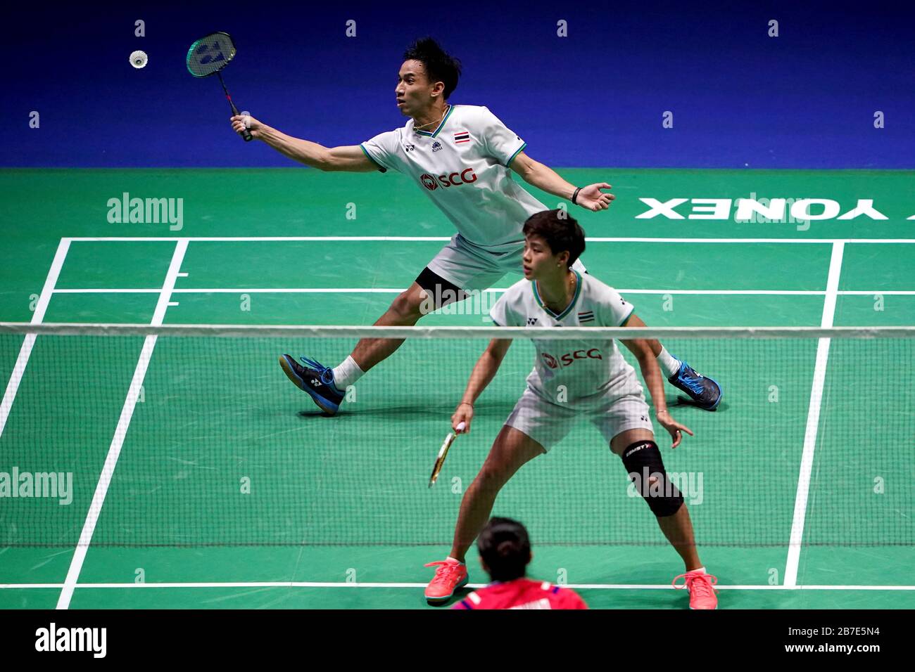 Dechapol Puavaranukroh de Thialand a gauche et Sapsiree Taerattanachai en action lors du match final Mixed double au cours du cinquieme jour des Championnats DE badminton ouvert DE L ANGLETERRE YONEX ...