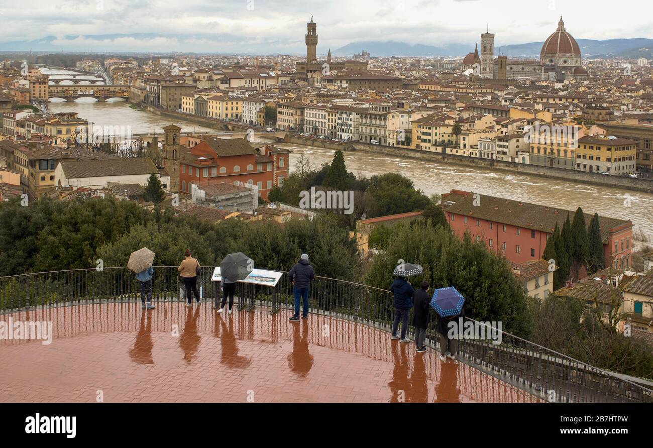 Inondation de l'arno Banque de photographies et d’images à haute ...