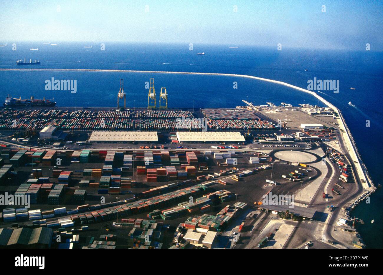 Container port dubai Banque de photographies et d’images à haute ...