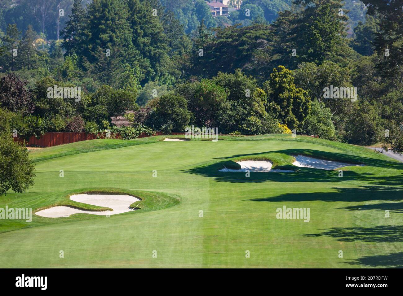 Parcours de golf 18 trous Banque de photographies et d’images à haute ...