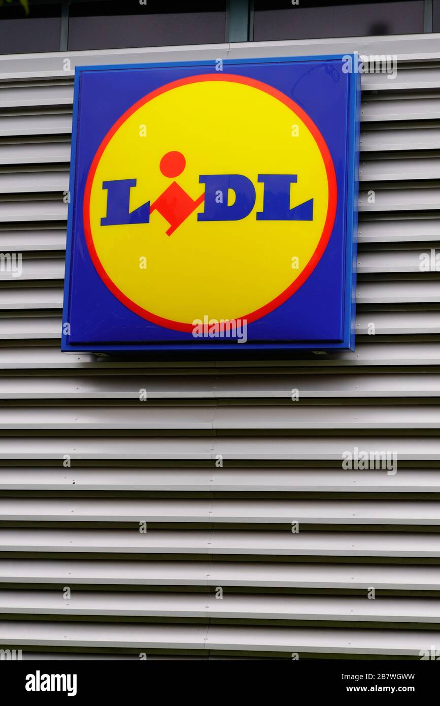 Lidl logo dessin Banque de photographies et d’images à haute résolution ...