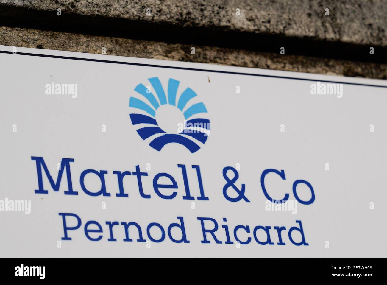 Pernod ricard logo Banque de photographies et d’images à haute ...