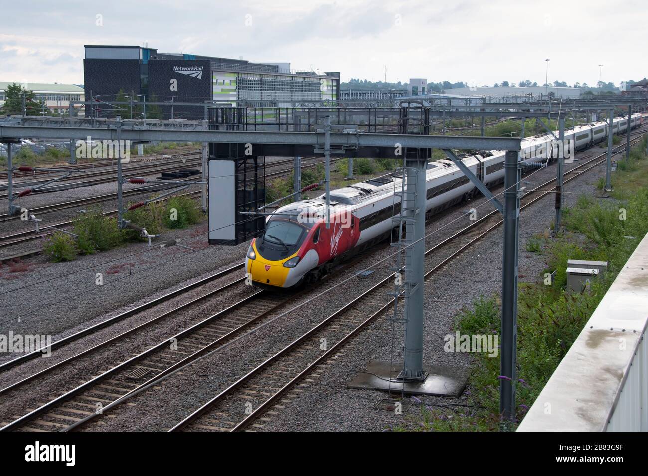 Train pendulaire pendolino classe 390 Banque de photographies et d ...