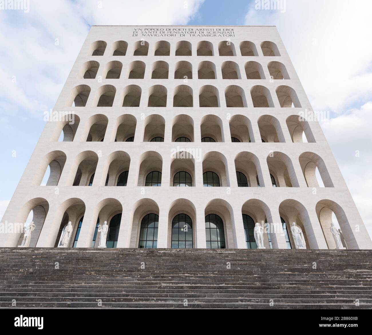 Le Colisée de la place (Palazzo della Civiltà Italiana) est un bâtiment ...