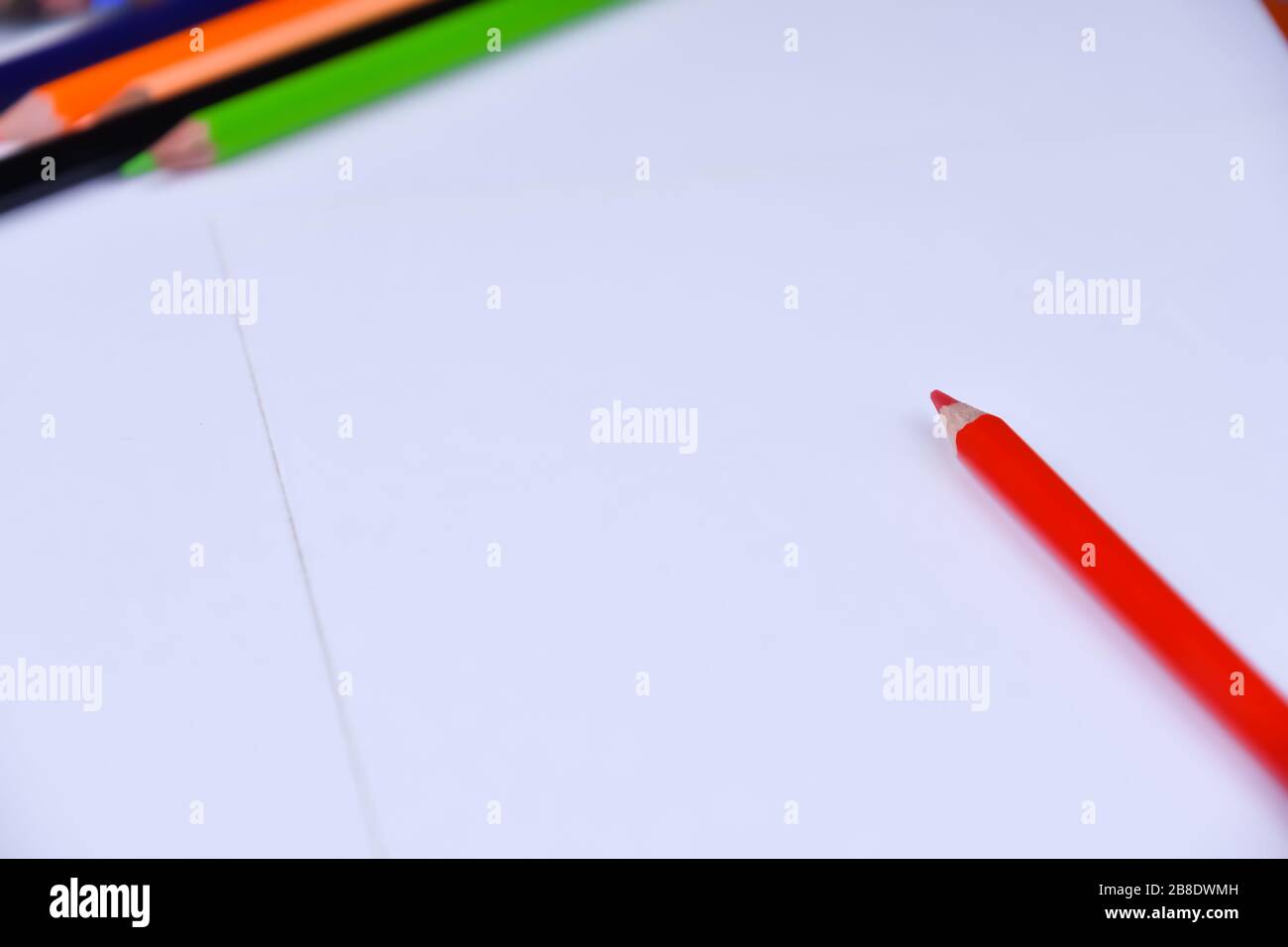 Dessin au crayon rouge Banque de photographies et d’images à haute ...