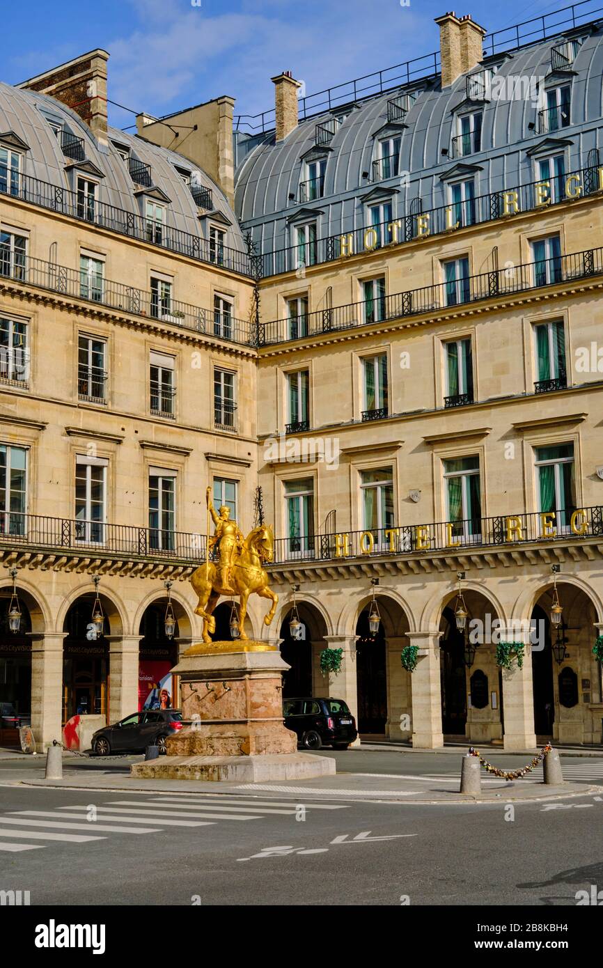 Pyramides square Banque de photographies et d’images à haute résolution ...