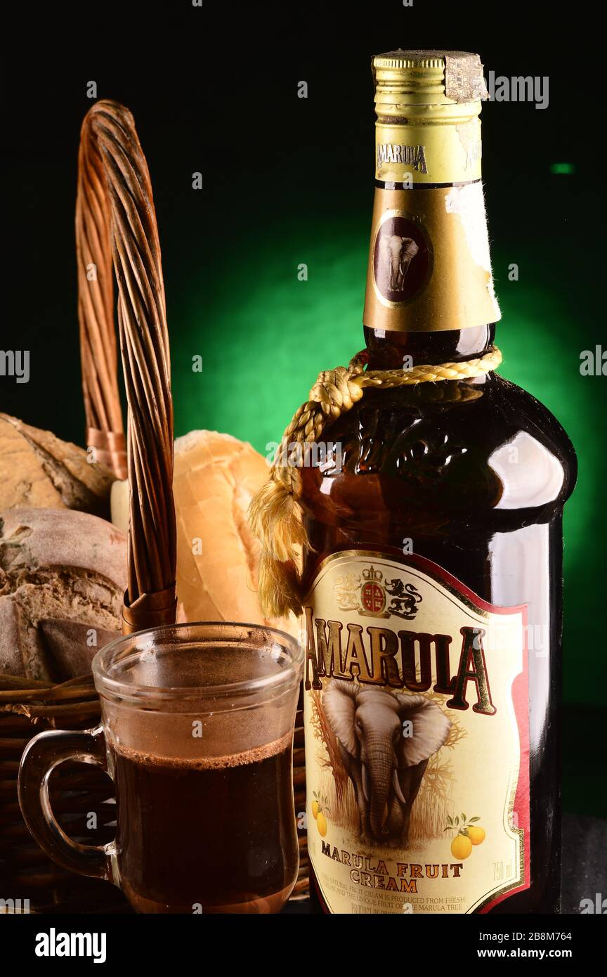 Africain boisson Banque de photographies et d’images à haute résolution ...