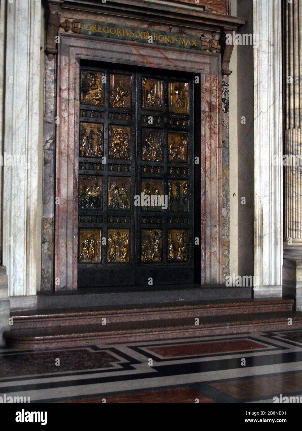 Porta di san pietro Banque de photographies et d’images à haute ...