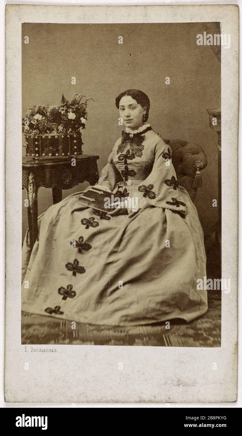 Portrait de Catherine Marie Royer (1841-1873), (actrice) Lucien Emile ...