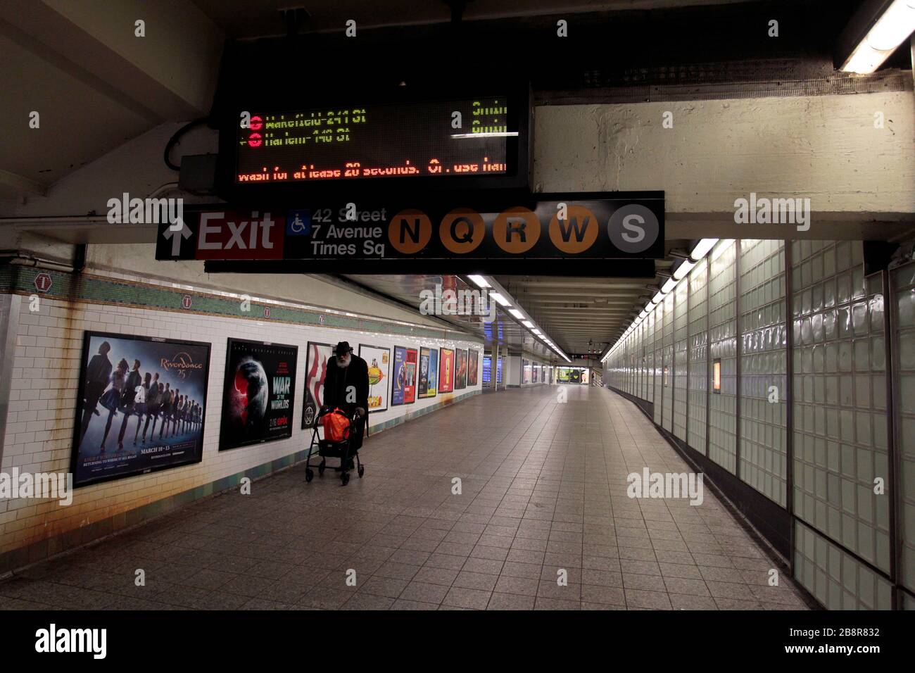 Times square subway station in Banque de photographies et d’images à ...