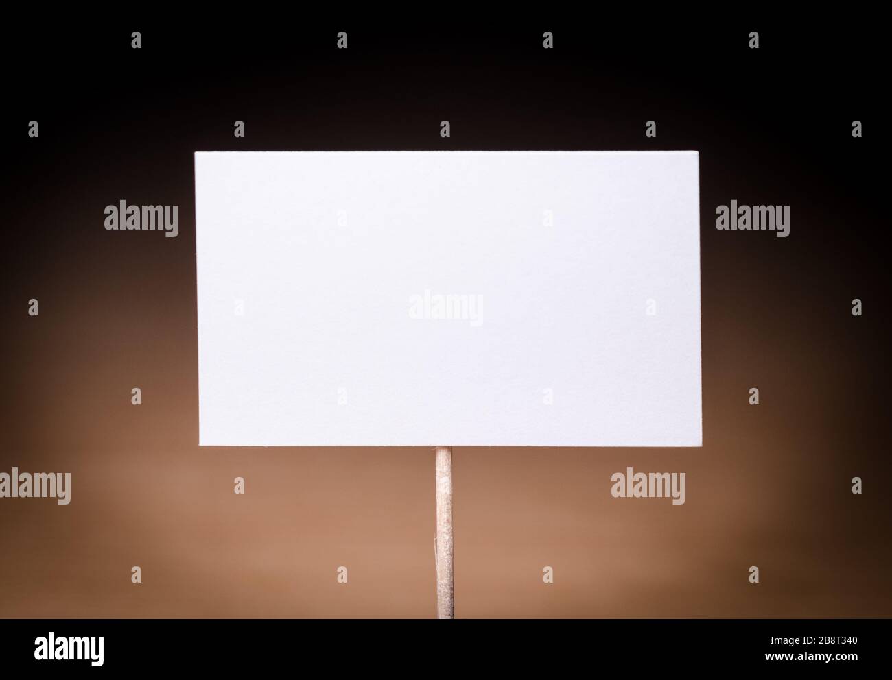Cardboard sign Banque de photographies et d’images à haute résolution ...